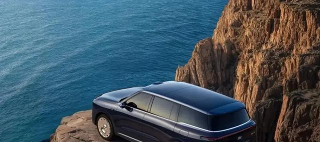 2025广州车展：智己LS9重塑30万级旗舰新标杆