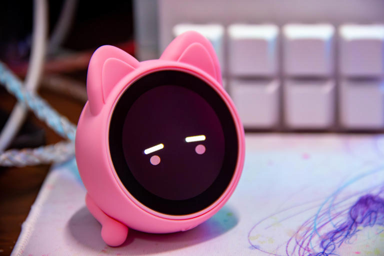 895的无孔镁合金鼠标，8K接收器还支持语音操作? | 万灵 幻