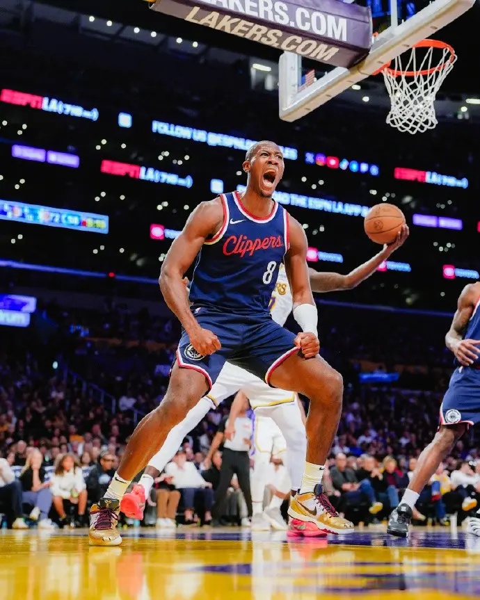 再崩盘！快船118-135湖人，谁应该为本场输球背锅，数据一目了然