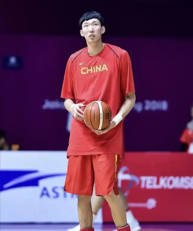 CCTV5直播，中国男篮PK韩国队，2大内线缺阵，周琦能否一夫当关！