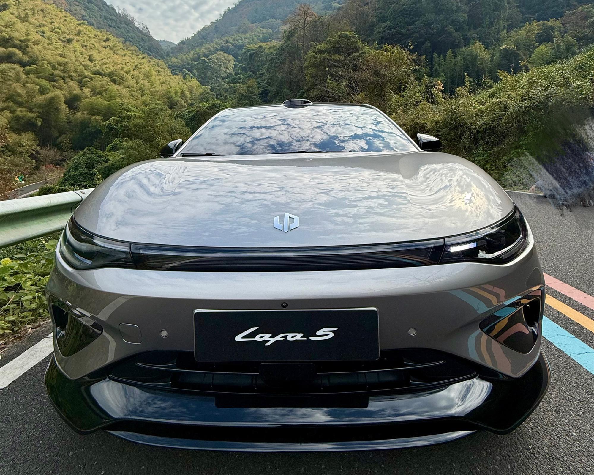 零跑Lafa5 Ultra实车曝光，对标高尔夫R？