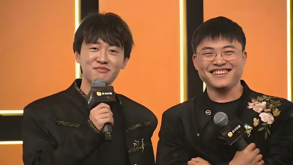 涵艺曝光IGUzi登顶热搜，没买AD只是为等Uzi小明回归