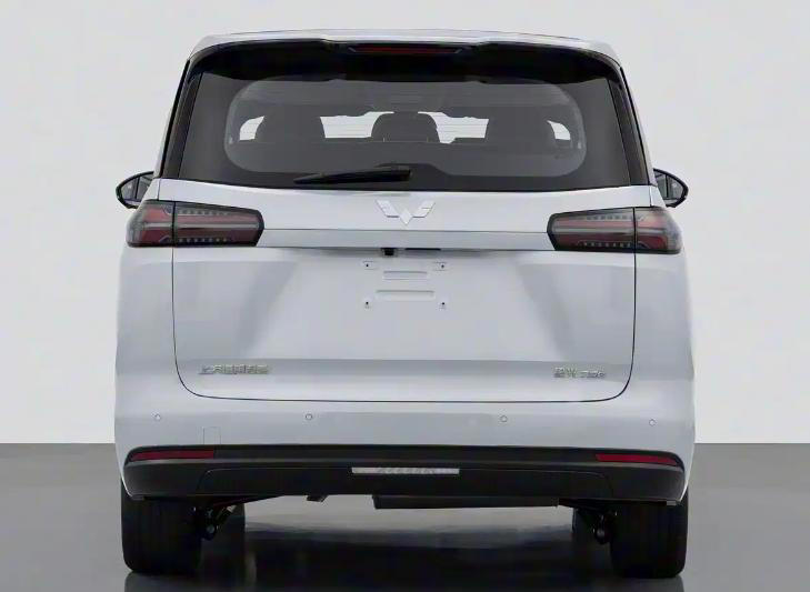 车长4米9！10万级MPV油电混动三选一