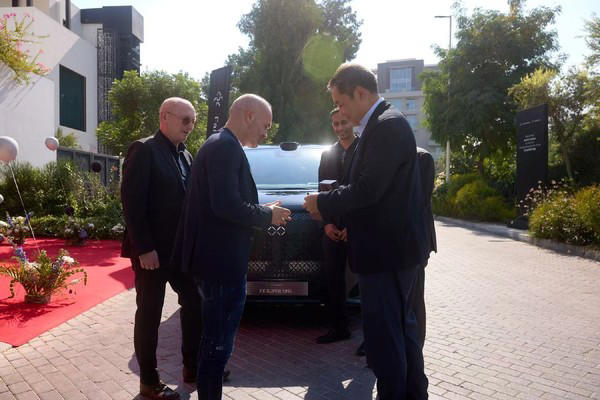 FF举办首个FX Super One交车仪式 车主是足坛巨星