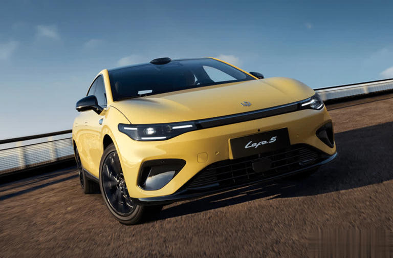 9.28万起！零跑Lafa 5上市，全系800V架构纯电小钢炮