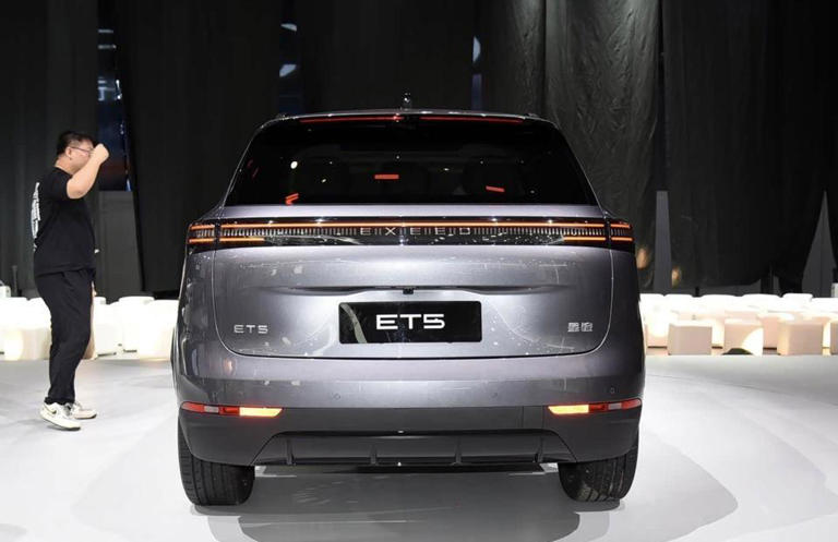 星途ET5终迎上市，配猎鹰700驾驶辅助系统，综合续航1310公里