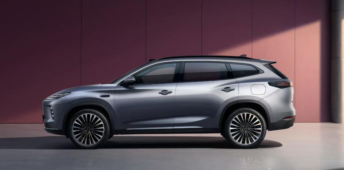 星途ET5上市，比预售价便宜2万多，高配还有猎鹰700