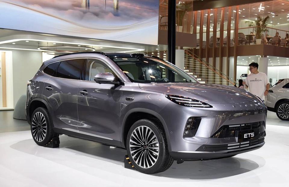 星途ET5终迎上市，配猎鹰700驾驶辅助系统，综合续航1310公里