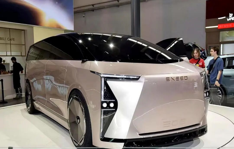 智界MPV“接棒”星途E08，鸿蒙智行首款MPV有多顶？