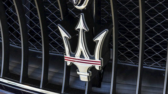 玛莎拉蒂大降价！老车主破防：86万买的 现在成骨折价