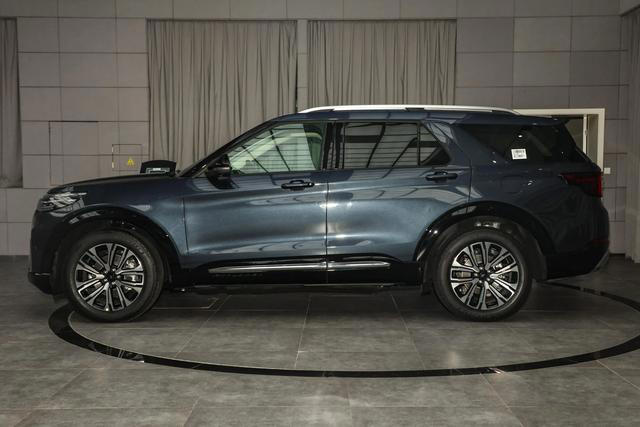 售价30.98万起，福特探险者上市，动力升级还配8155芯片