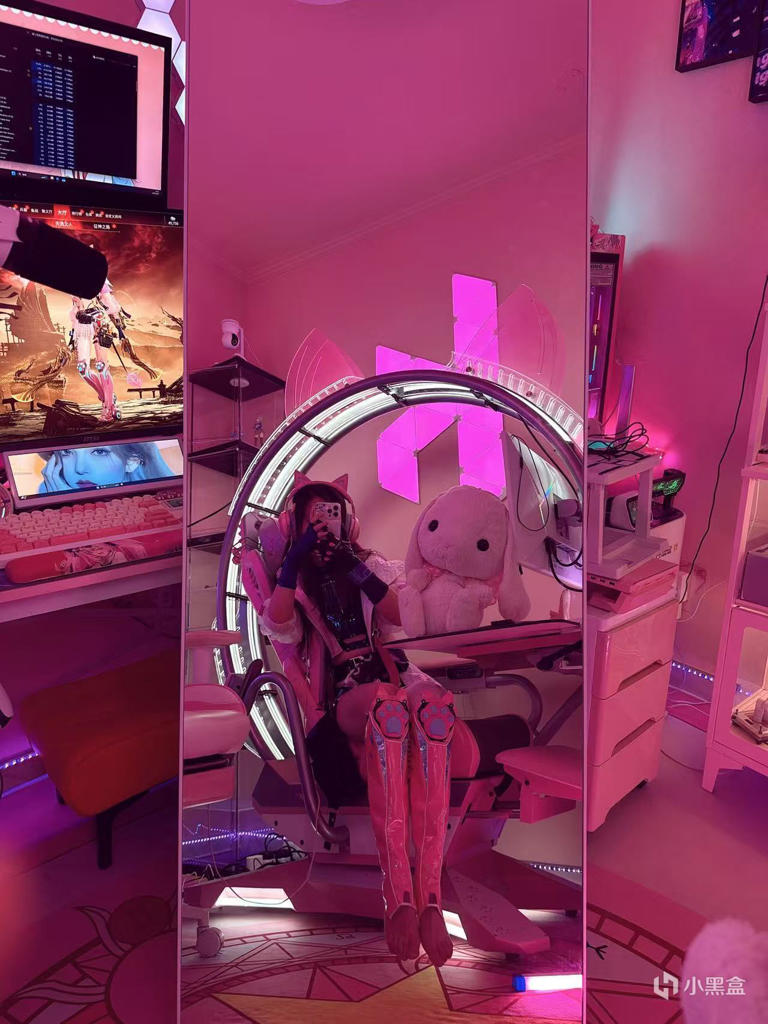 电竞房的太空仓也是利用起来了 新增第三台电脑 第二台台式