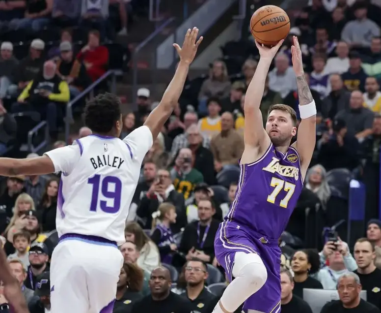 湖人143-135爵士!詹姆斯躲过一劫，东契奇赛后一番话也成关键