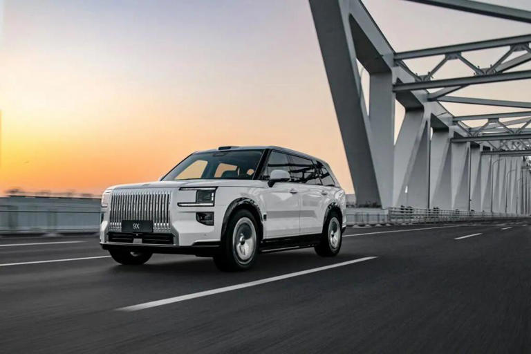 名爵MG4、魏牌高山、极氪9X、日产N7，它们一款车扛起一个品牌