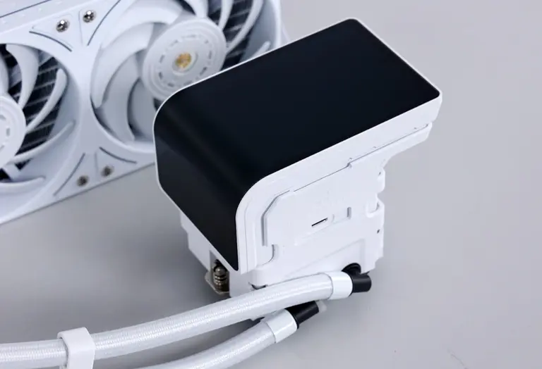 2025年12月游戏顶配装机：9800X3D+5080名人堂+乔思伯X400海景房