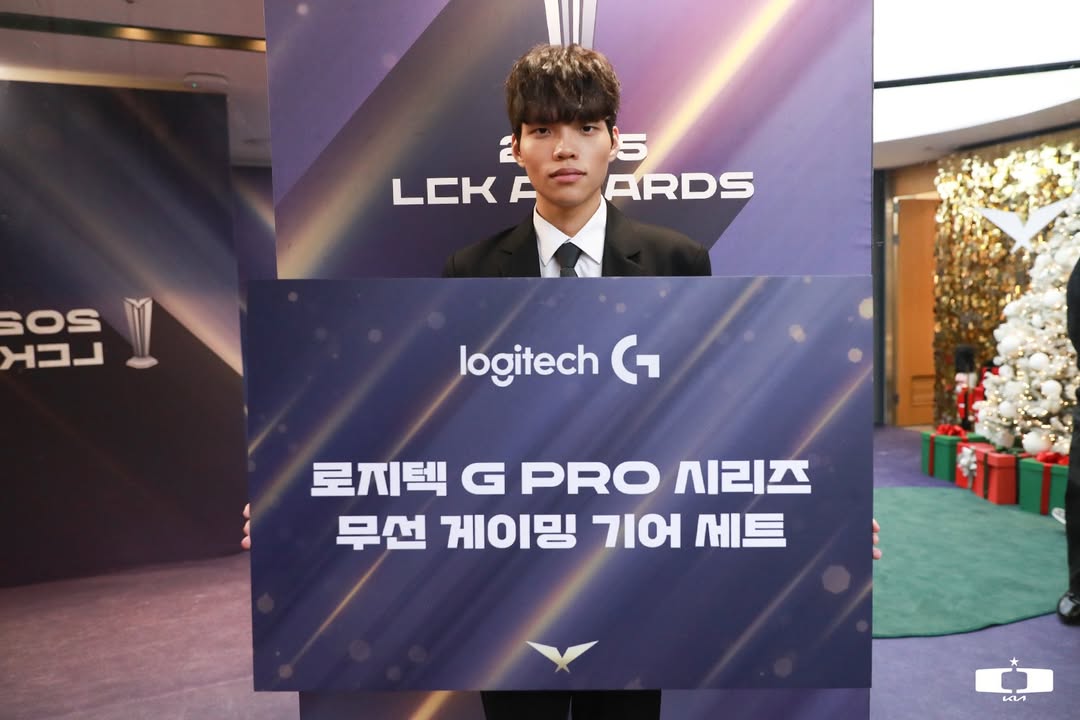 DK分享ShowMaker、Siwoo LCK颁奖典礼返图：这一年结束了