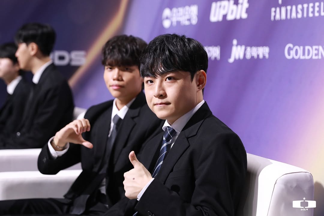 DK分享ShowMaker、Siwoo LCK颁奖典礼返图：这一年结束了