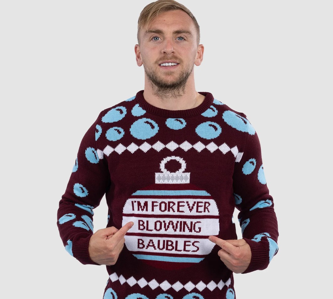 你喜欢哪一款?英超各队推出圣诞毛衣，切尔西定价最高