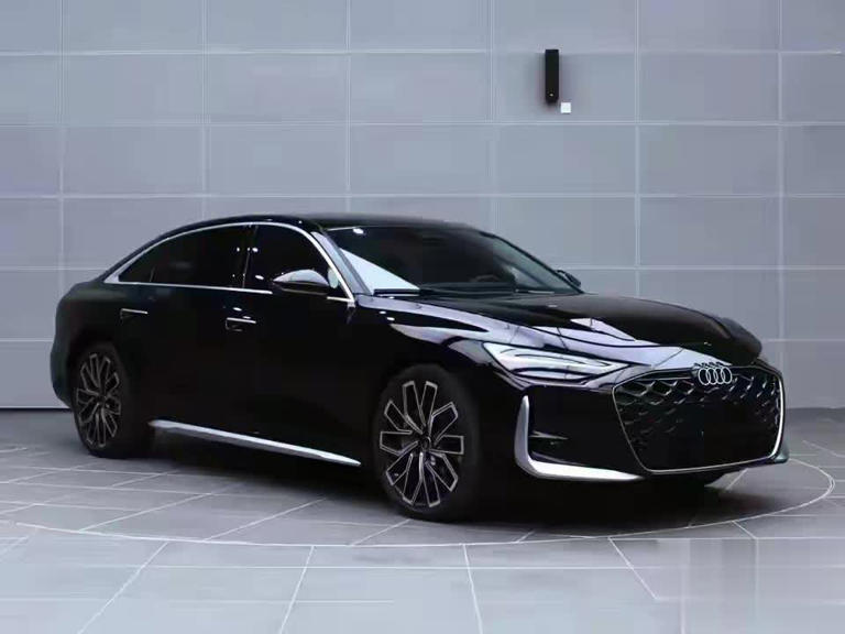 全新一代奥迪A6L实车现身，外观美尺寸升，配3.0T V6和2.0T