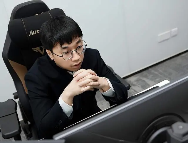 JDG两连败，Tabe能力被质疑，Gala有苦说不出