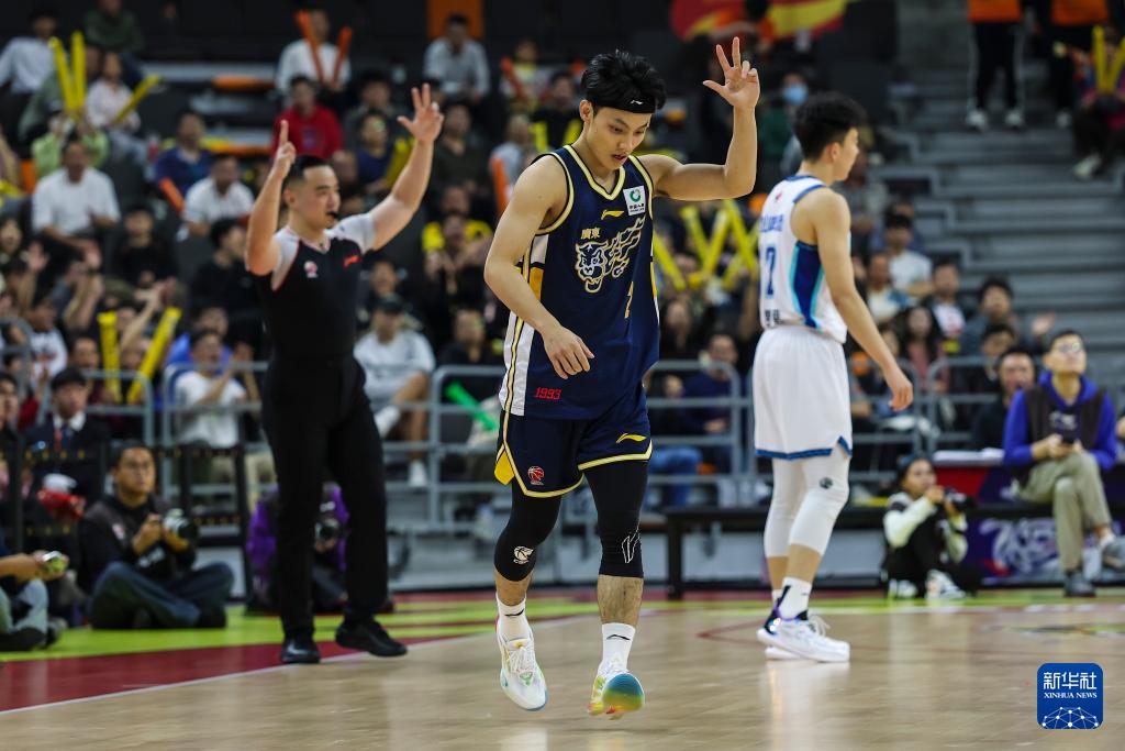 篮球——CBA常规赛：广东东阳光胜青岛崂山啤酒