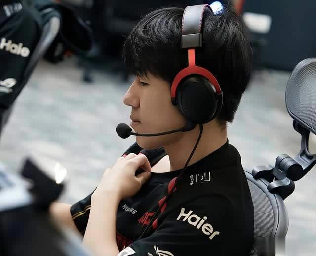 JDG两连败，Tabe能力遭质疑，Gala有苦难言