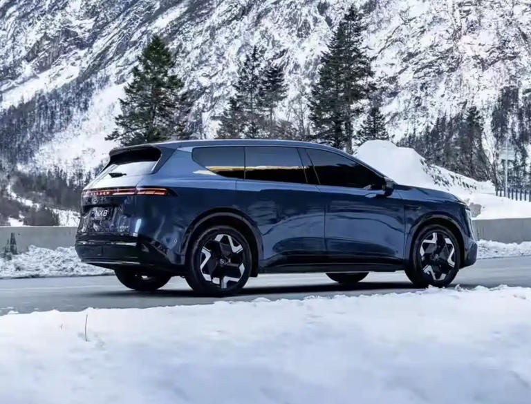 日产NX8实车亮相，搭800V平台与5C超充，两动力可选