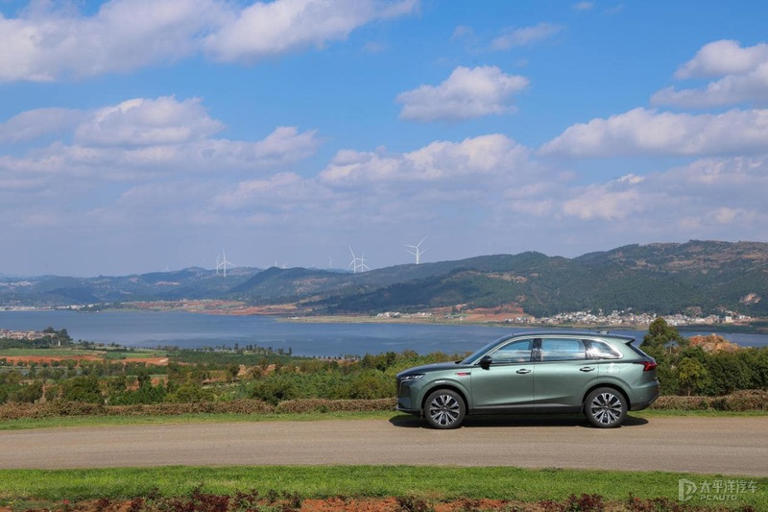 新能源SUV推荐红旗HS6 PHEV：以2300公里极限续航重写诗与远方