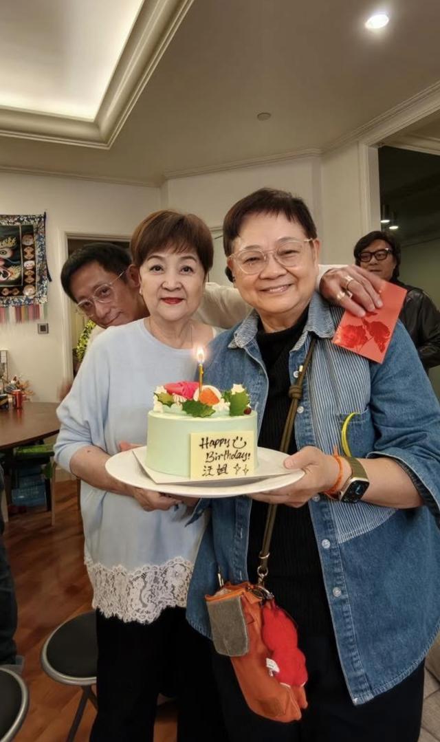 84岁TVB老戏骨冬至庆生，众艺人陪伴好开心，子女在国外关系疏离