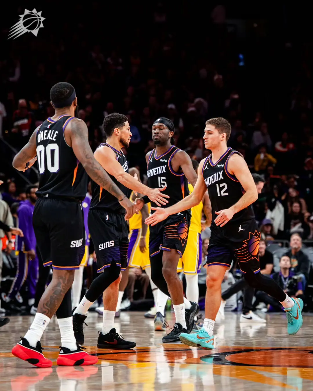 一场132-108，让西部排名又乱了，湖人溃不成军，第四摇摇欲坠!