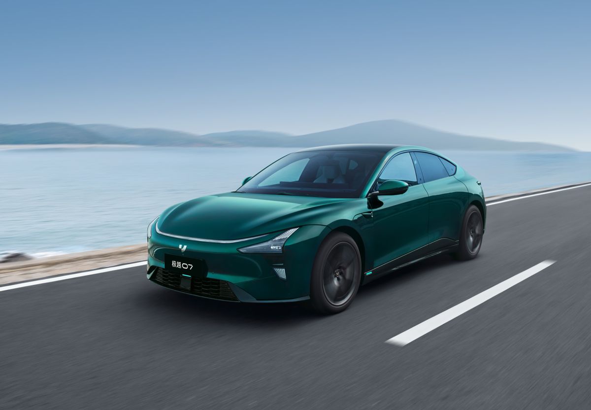 20万级纯电C级车，领克Z10与极越07师出同门怎么选?