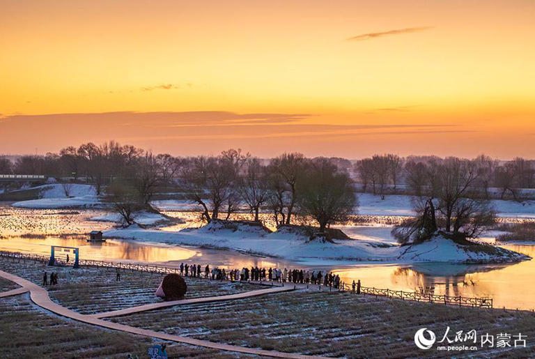 内蒙古呼和浩特：“千岛湖”畔迎客来