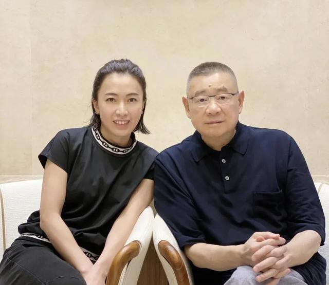 吕丽君女儿在家庆祝圣诞，否认没获刘銮雄分产，与父亲关系已和缓