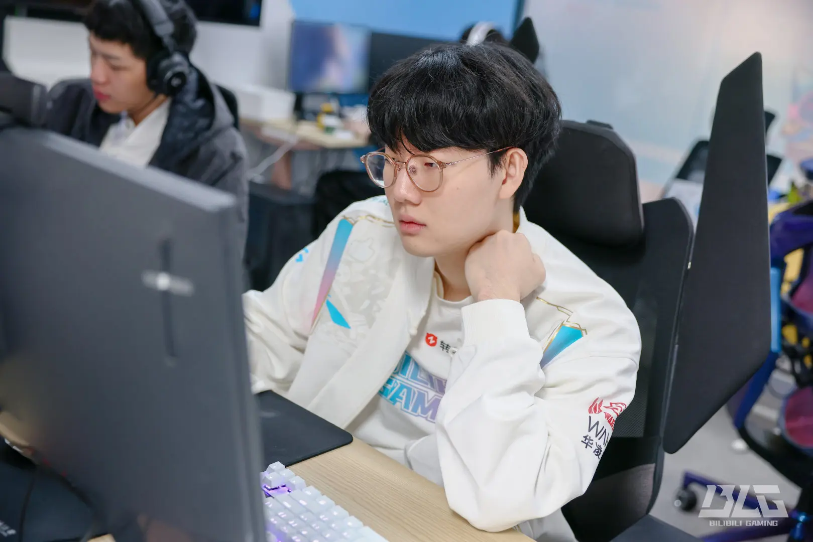 BLG又被0-2了!不敌JDG，苦吞德杯第二败!HongQ猛如战神