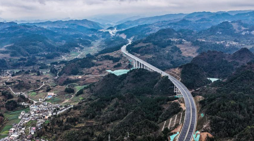 贵平高速公路通车在即