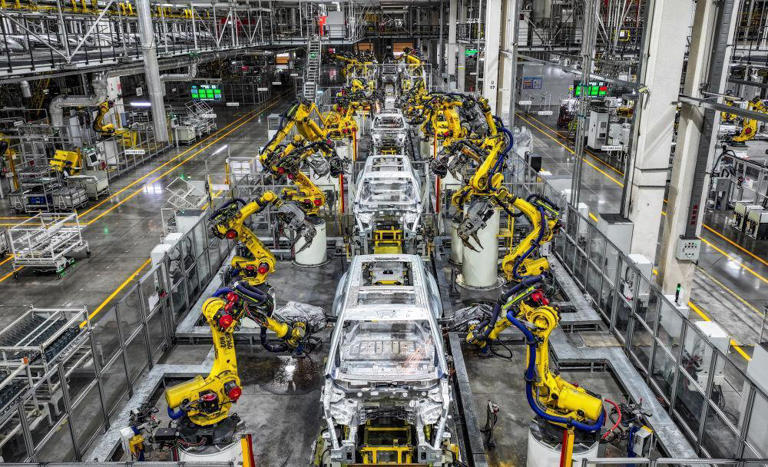 警方通报“小鹏汽车不雅视频”，伤企“黑嘴”必须“住嘴”