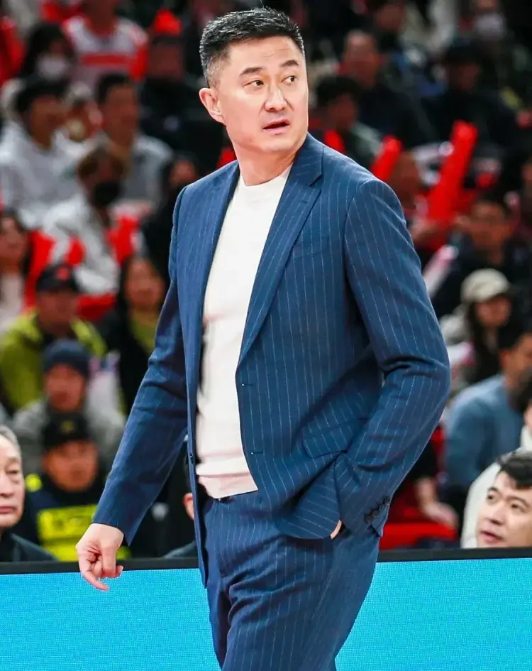 CCTV5直播，广东宏远PK南京同曦，胡明轩VS郭昊文，杜锋拒绝爆冷