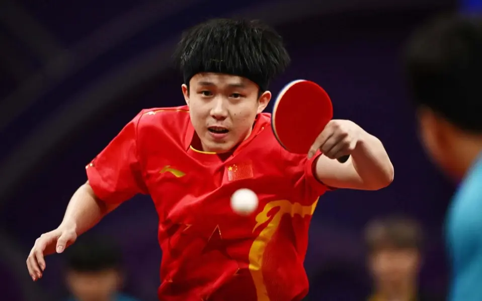 CCTV5直播，12:55，王楚钦VS眼镜侠，4-3打哭日本松岛辉空