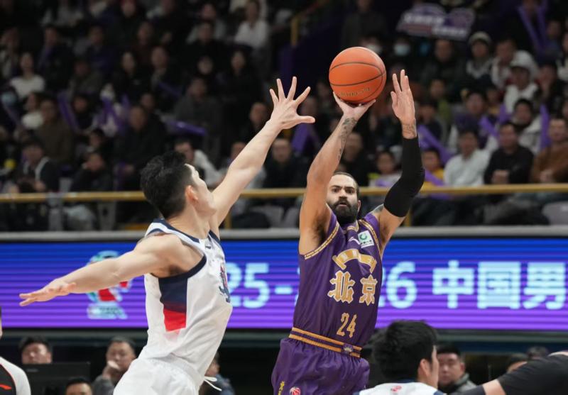 里勒狂砍36分，北控击败宿敌山东，喜迎赛季开门红