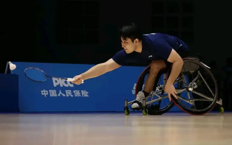 广东一团队WH1男子单打1组屈子墨2比0胜广东一团队曾信伟