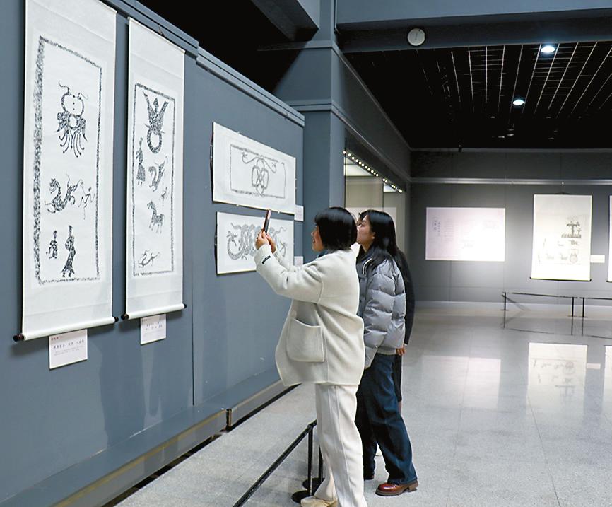 淮北市汉画像石拓片亮相玉溪