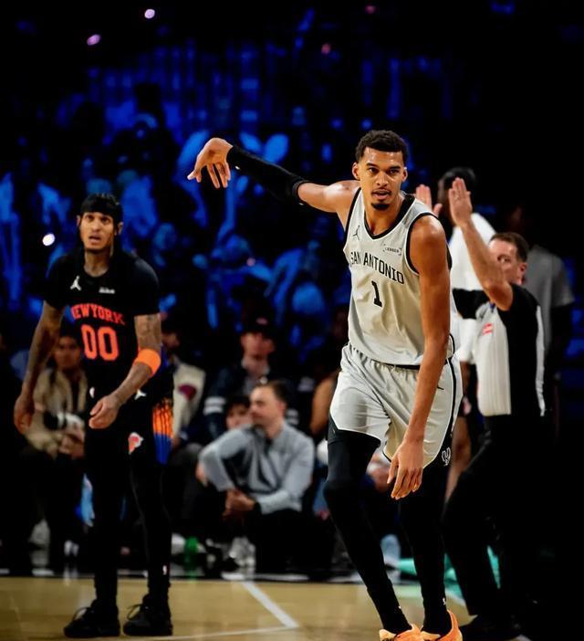 决战今夜!12月17日晚19:30!中央5套CCTV5、CCTV5+直播节目表