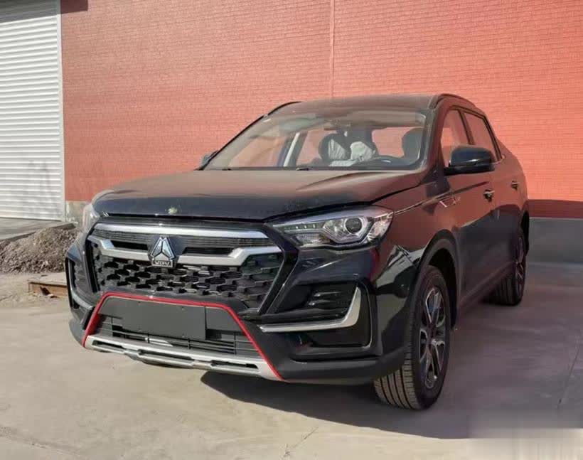 中国重汽VGV首款皮卡VX7到店，2.0T动力配承载式车身+后独悬