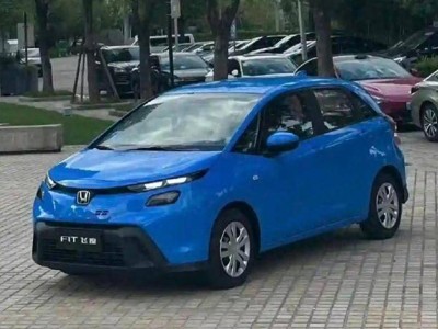 新款本田飞度实车亮相，分体大灯+10.1英寸屏，明年1月上市限量3000台