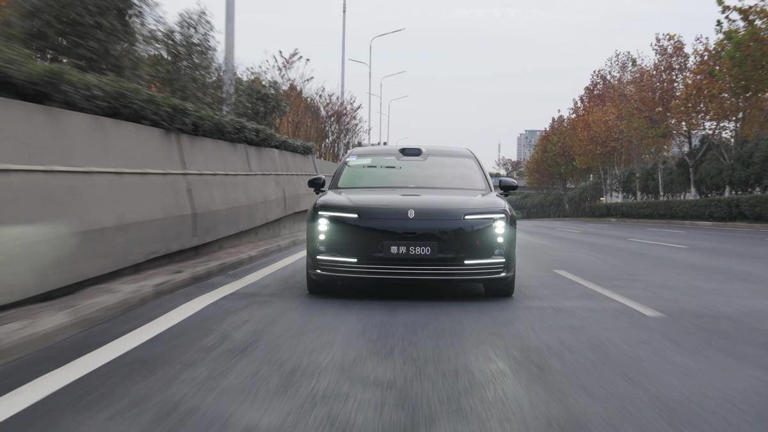 破L3 期货困局! 鸿蒙智行以先行姿态领跑行业普及之路