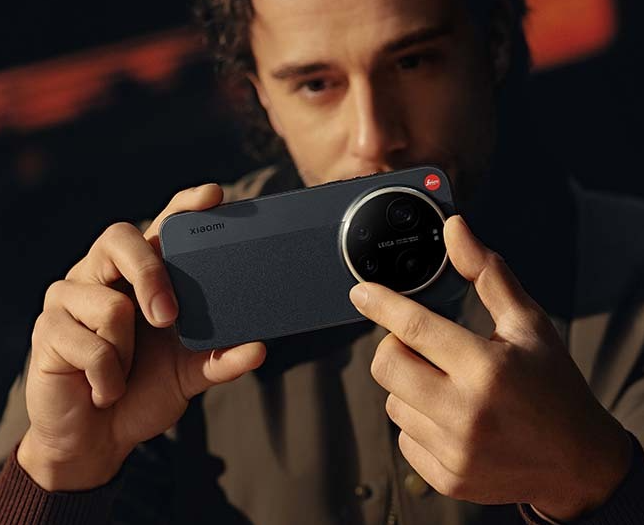 小米17 Ultra发布6999元起 移动影像新上限