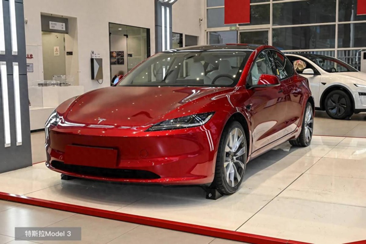 预算20多万买纯轿车，Model 3对比极氪007，谁才是更优选?