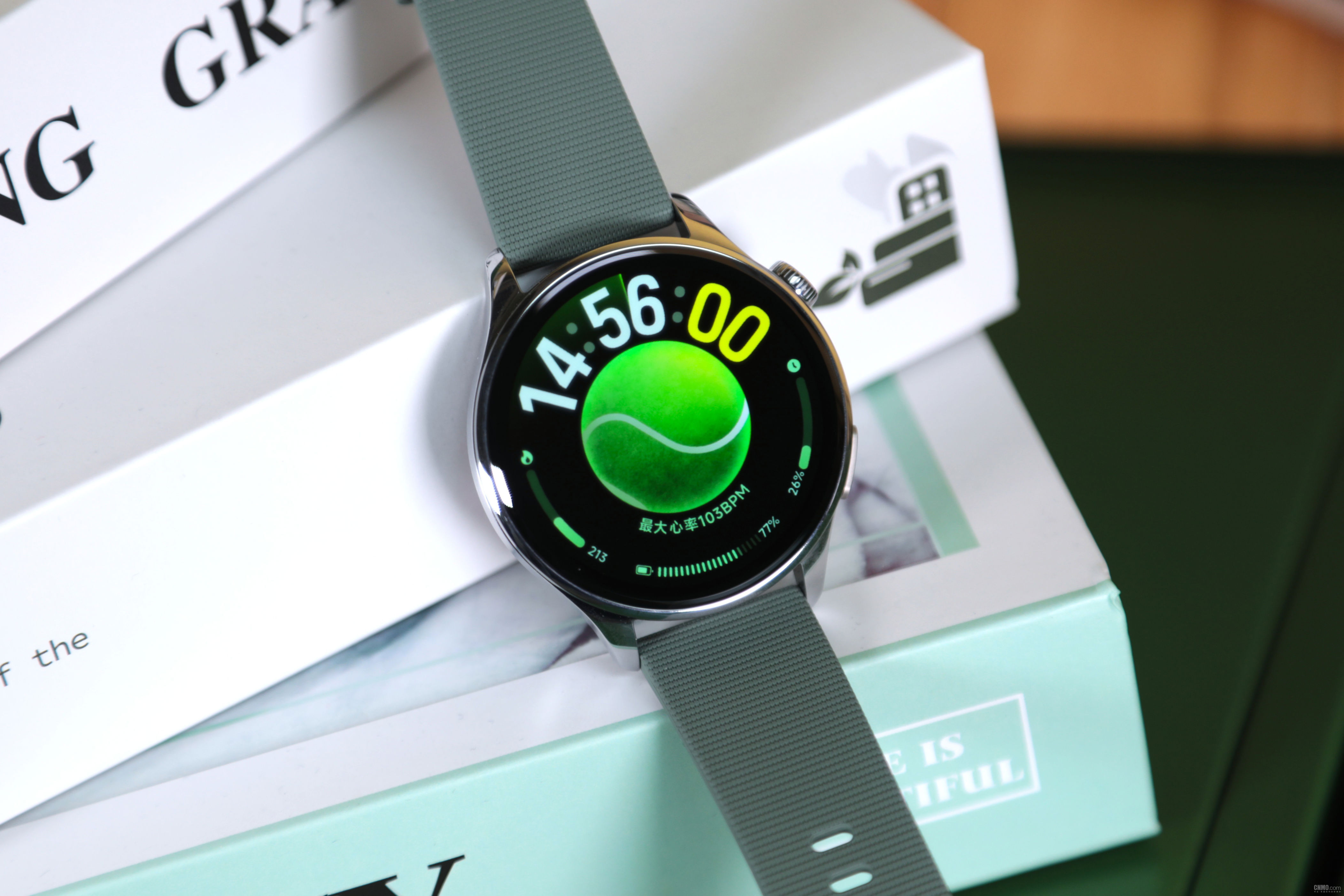 Xiaomi Watch 5：EMG肌电手势黑科技加持 好玩且全能