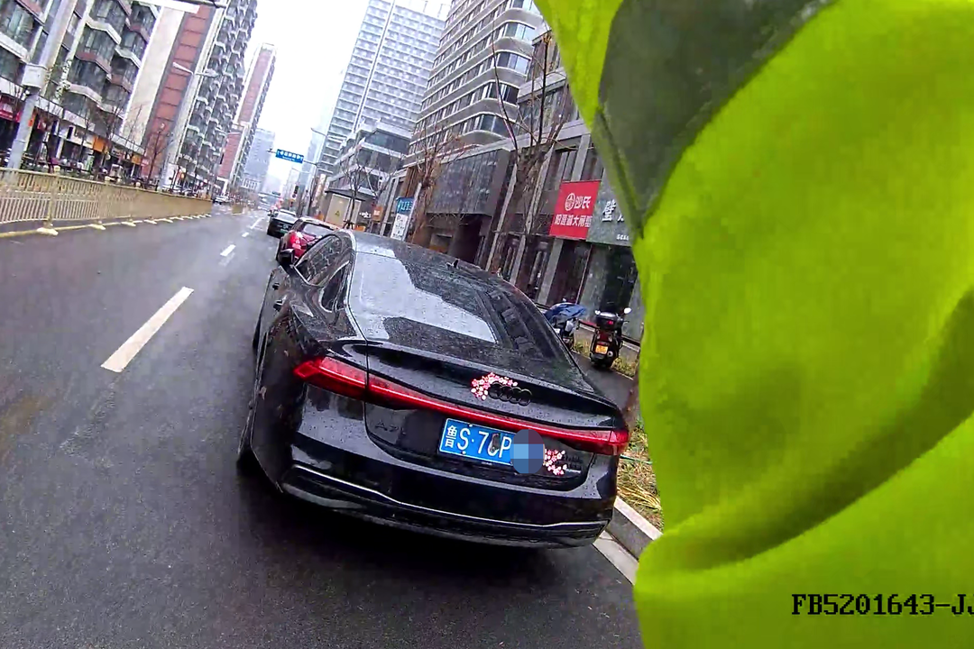 各出“奇招”遮挡号牌躲抓拍，济南交警：罚款记9分没商量!
