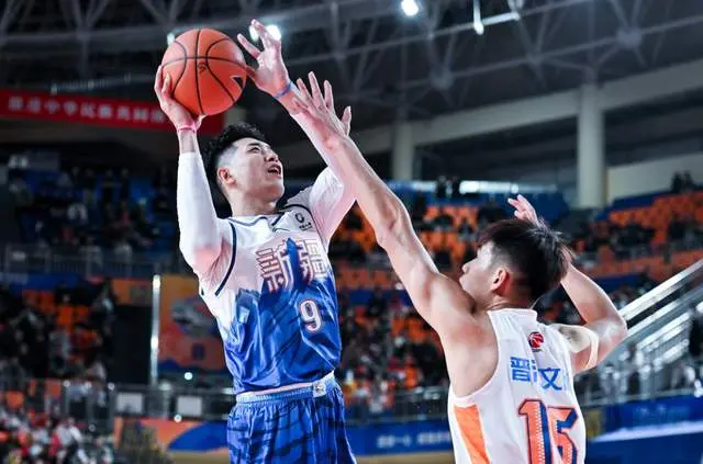 新疆头号混子出现! 拿550万高薪场均仅3分，这种毒瘤真该赶出CBA